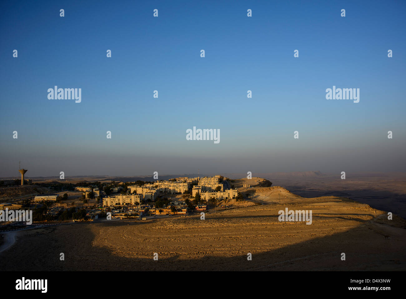 die Stadt von Mitzpe Ramon, von Ramon-Krater, Israel Stockfotografie ...