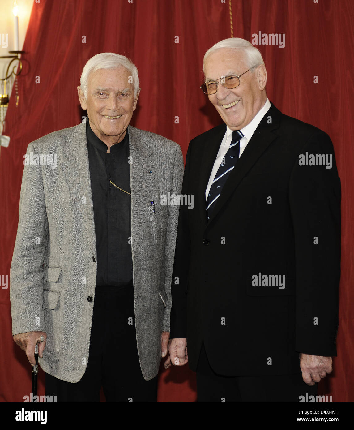 Mit joachim fuchsberger -Fotos und -Bildmaterial in hoher Auflösung – Alamy