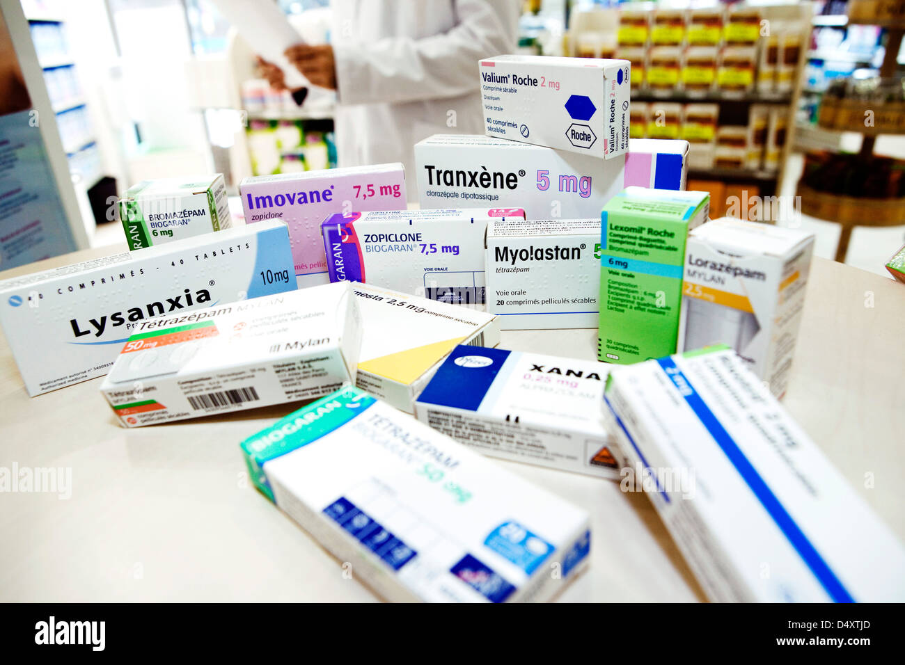 Benzodiazepin medikamente -Fotos und -Bildmaterial in hoher Auflösung ...