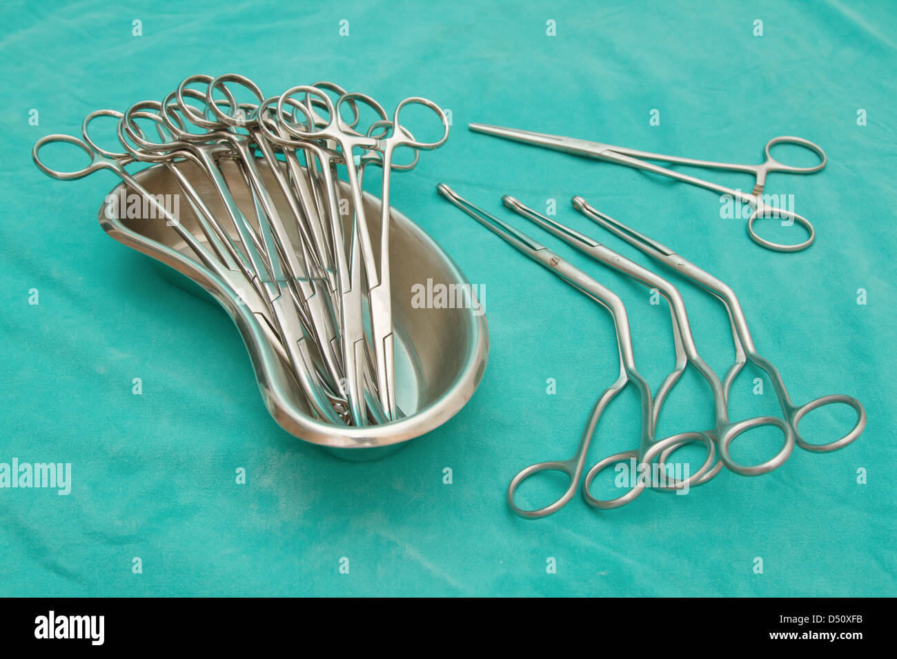 Chirurgie Instrumente im OP-Saal Stockfotografie - Alamy