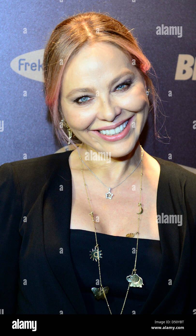 Ornella muti -Fotos und -Bildmaterial in hoher Auflösung - Seite 3 - Alamy
