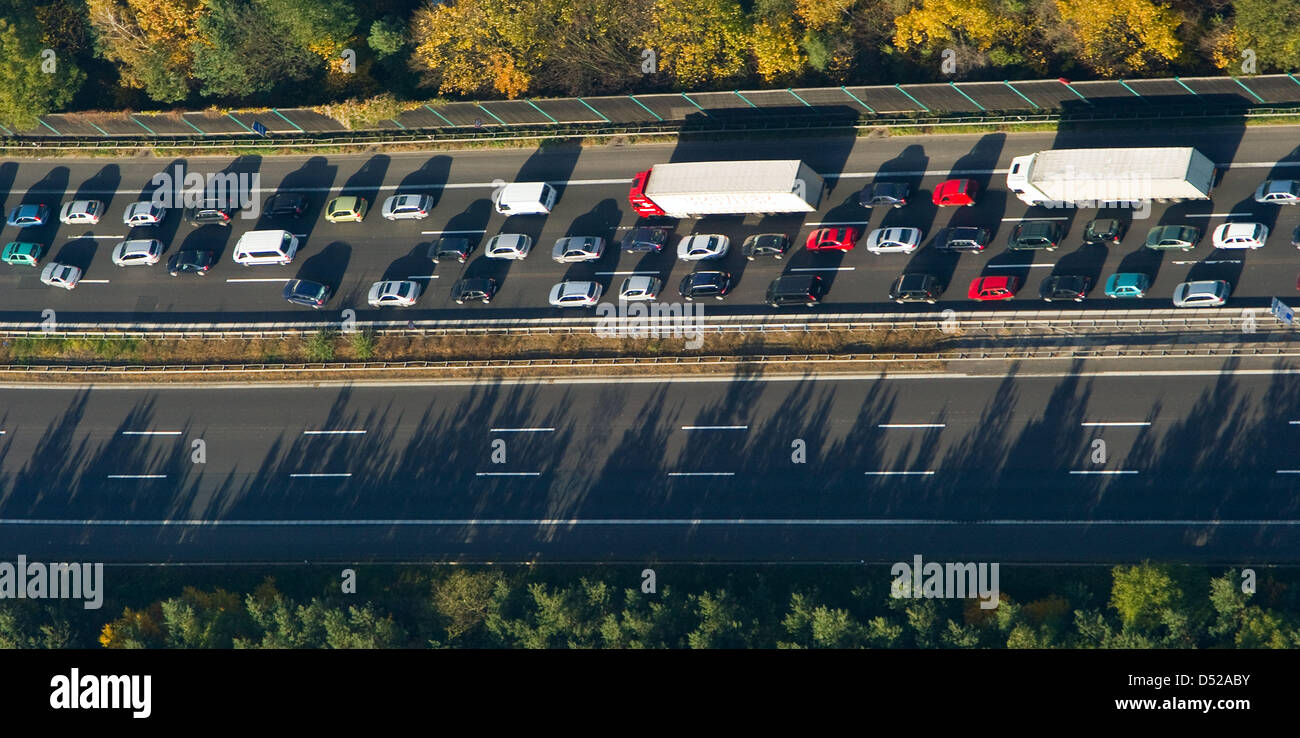 Eine 8,3 km langen Strecke von der Autobahn (Autobahn) 10 in der Nähe ...