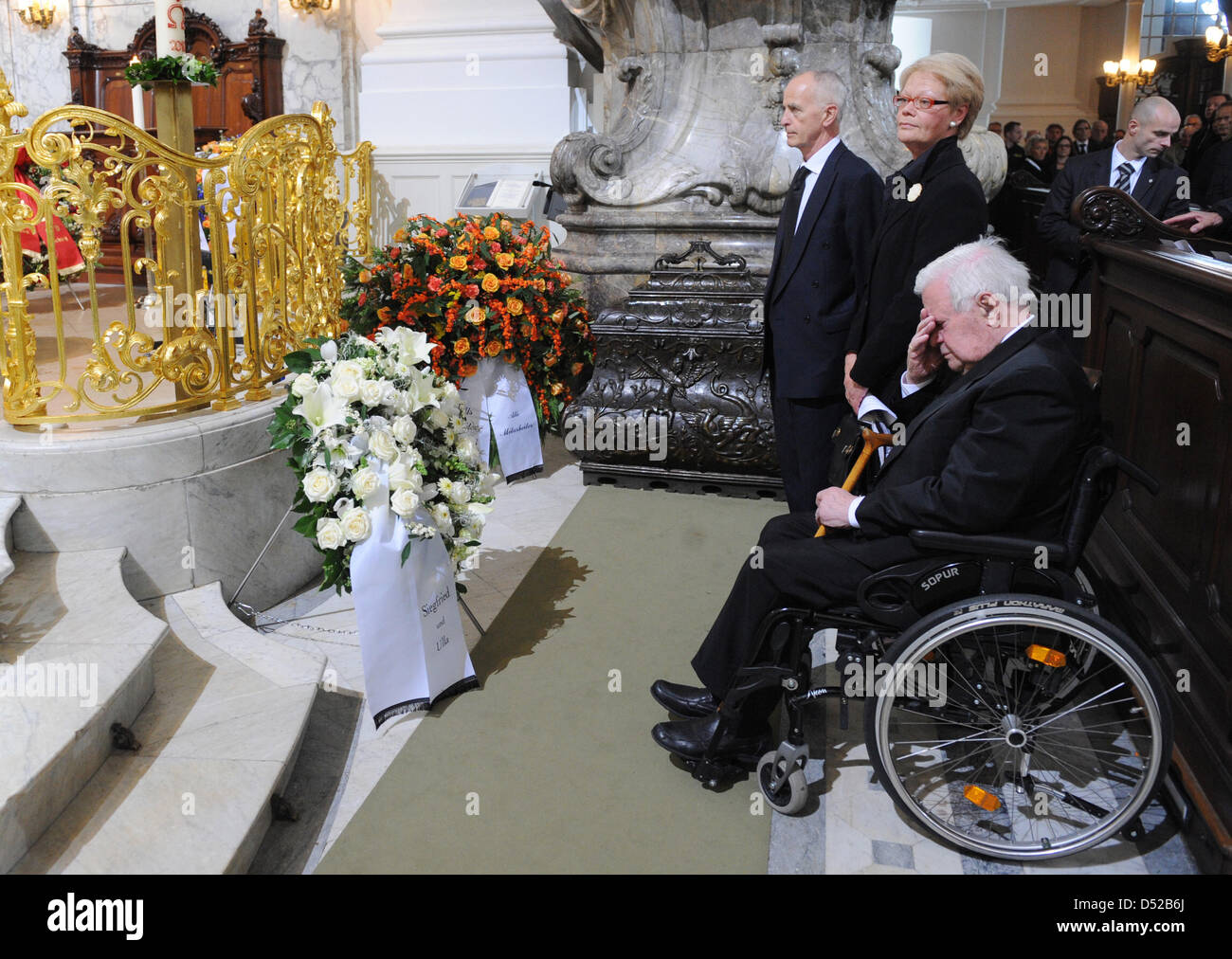 (R, L:) Helmut Schmidt, seine Tochter Susanne und ihr Mann Brian ...