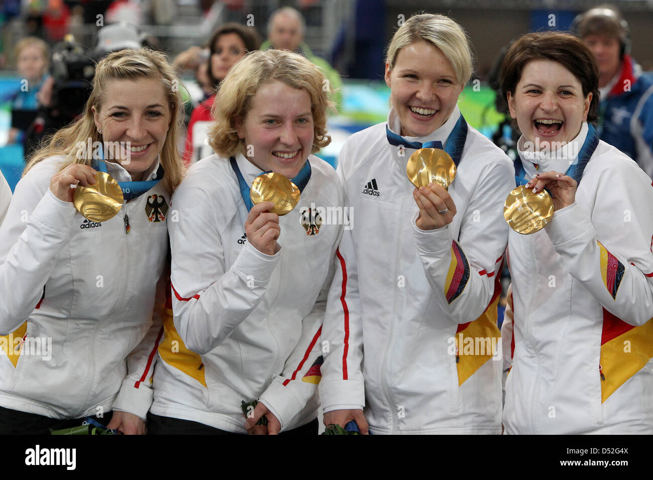 (L-R) Anni Friesinger-Postma, Katrin Mattscherodt, Stephanie Beckert ...