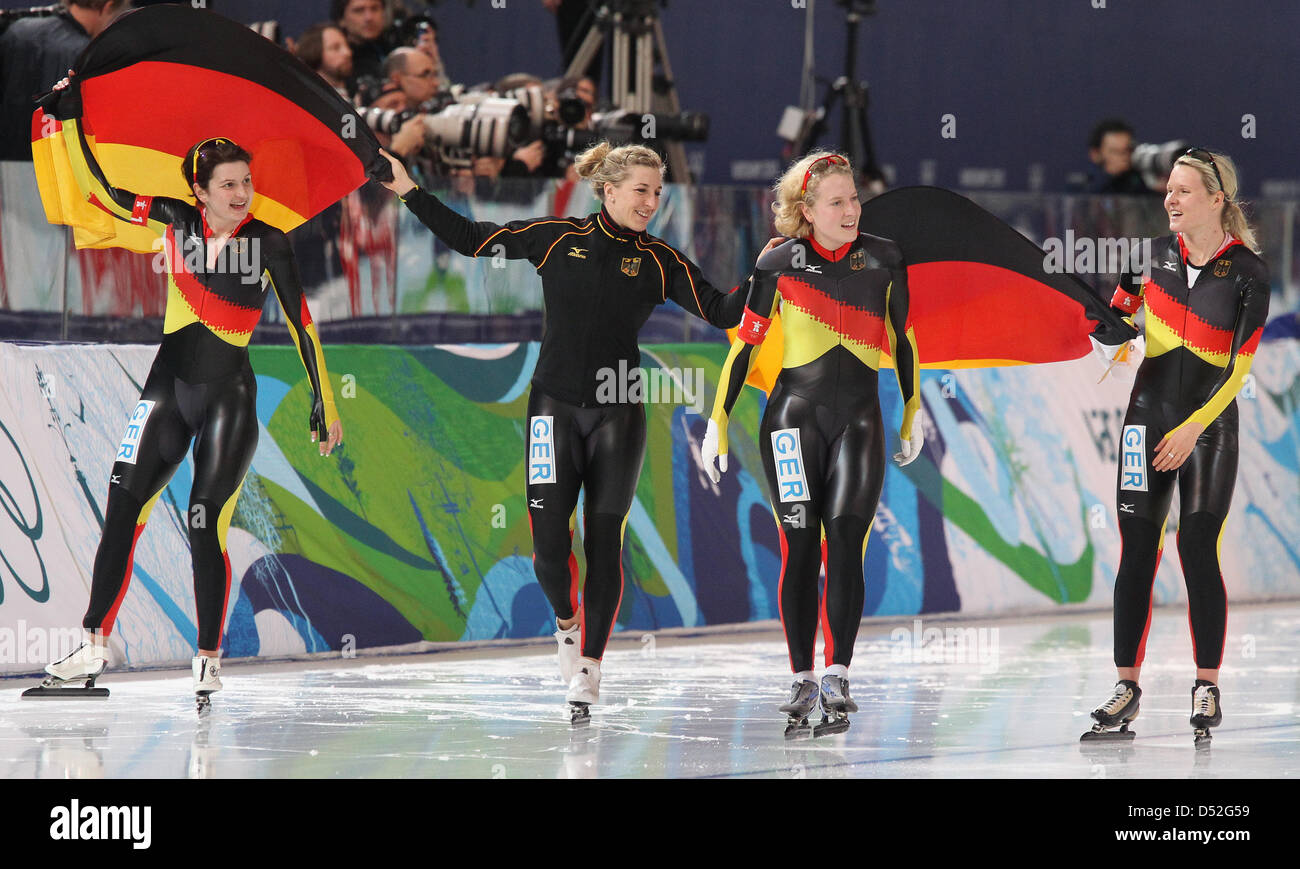 (L-R) Anni Friesinger-Postma, Katrin Mattscherodt, Daniela Anschütz ...
