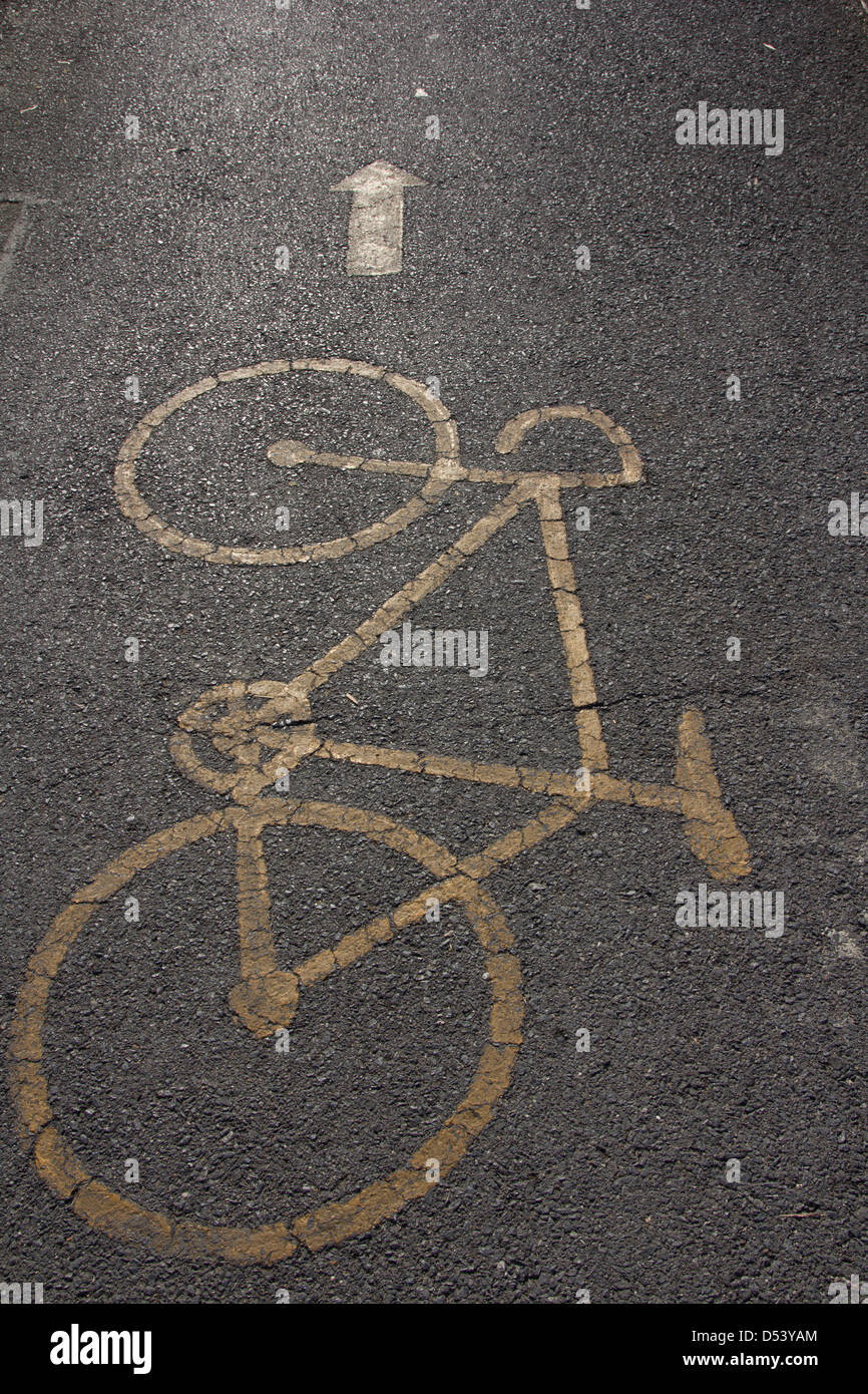 Leere fahrradspur -Fotos und -Bildmaterial in hoher Auflösung – Alamy