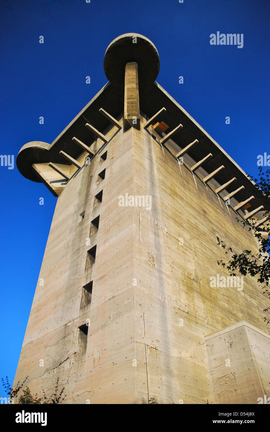 Flakturm, augarten vienna -Fotos und -Bildmaterial in hoher Auflösung ...
