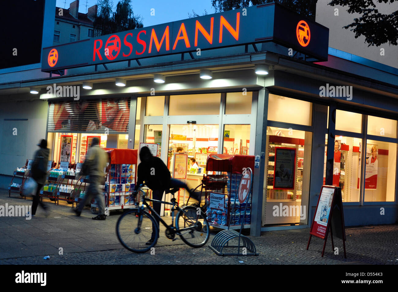 Rossmann Logo Stockfotos & Rossmann Logo Bilder - Alamy