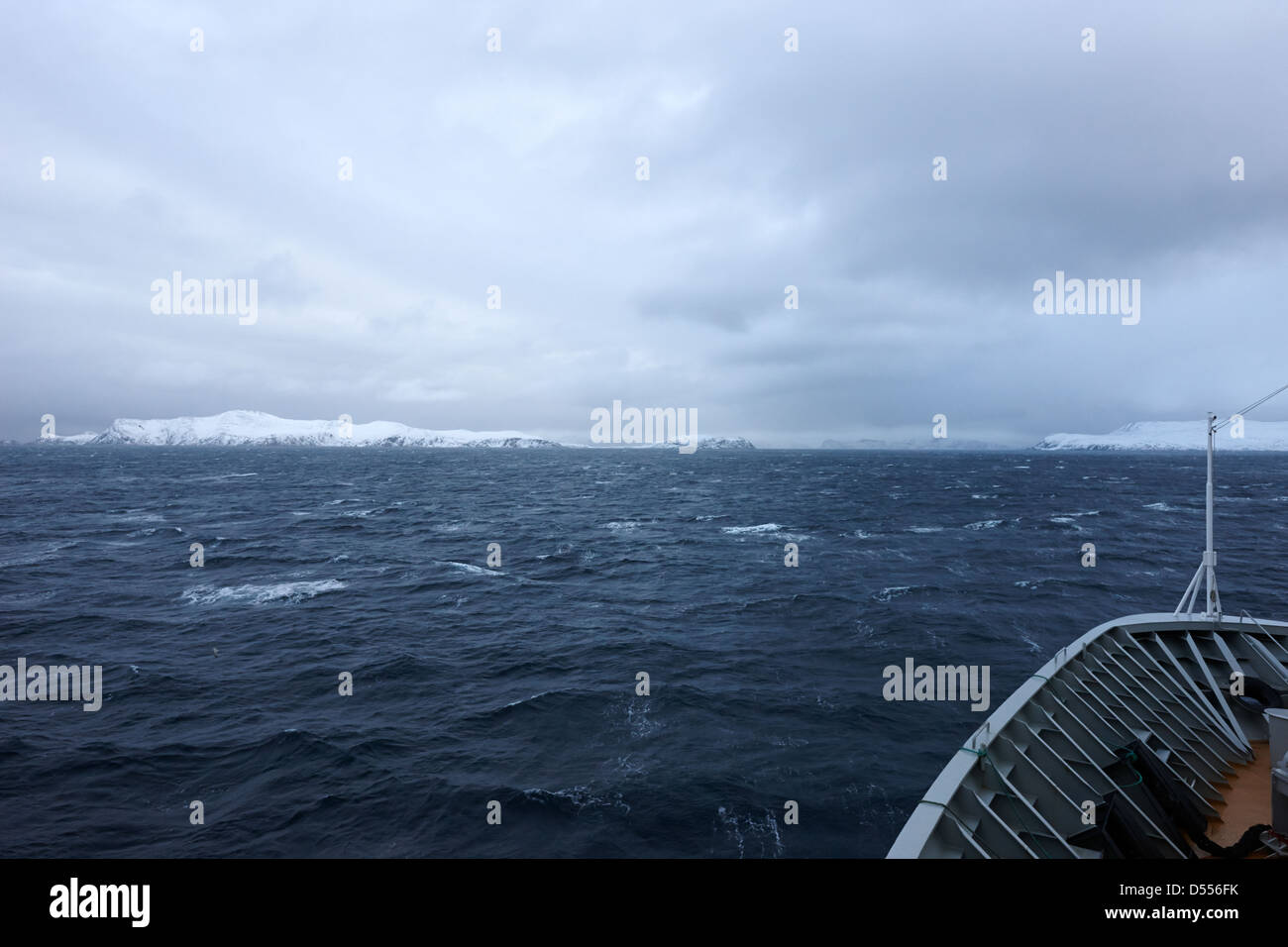 Segeln auf rauer see -Fotos und -Bildmaterial in hoher Auflösung – Alamy