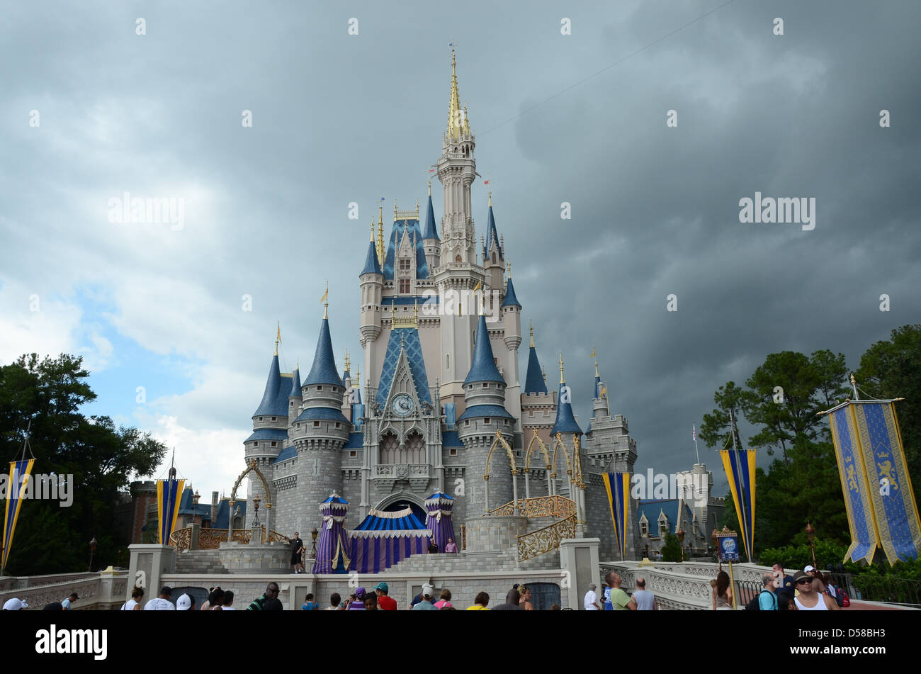Cinderella Castle an Disneys Magic Kingdom Orlando Florida ...