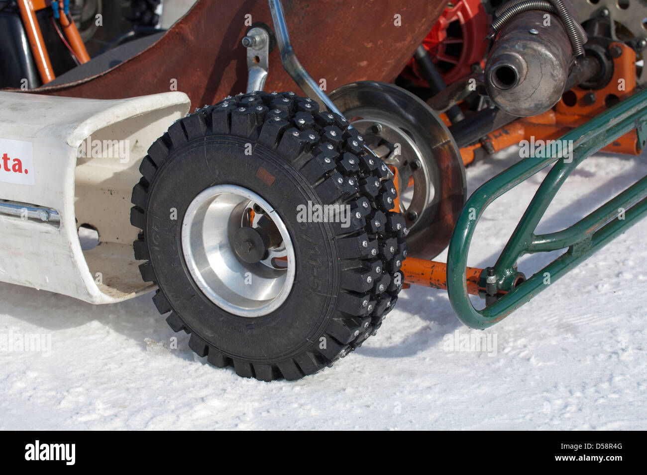 Winter go kart fahren -Fotos und -Bildmaterial in hoher Auflösung – Alamy