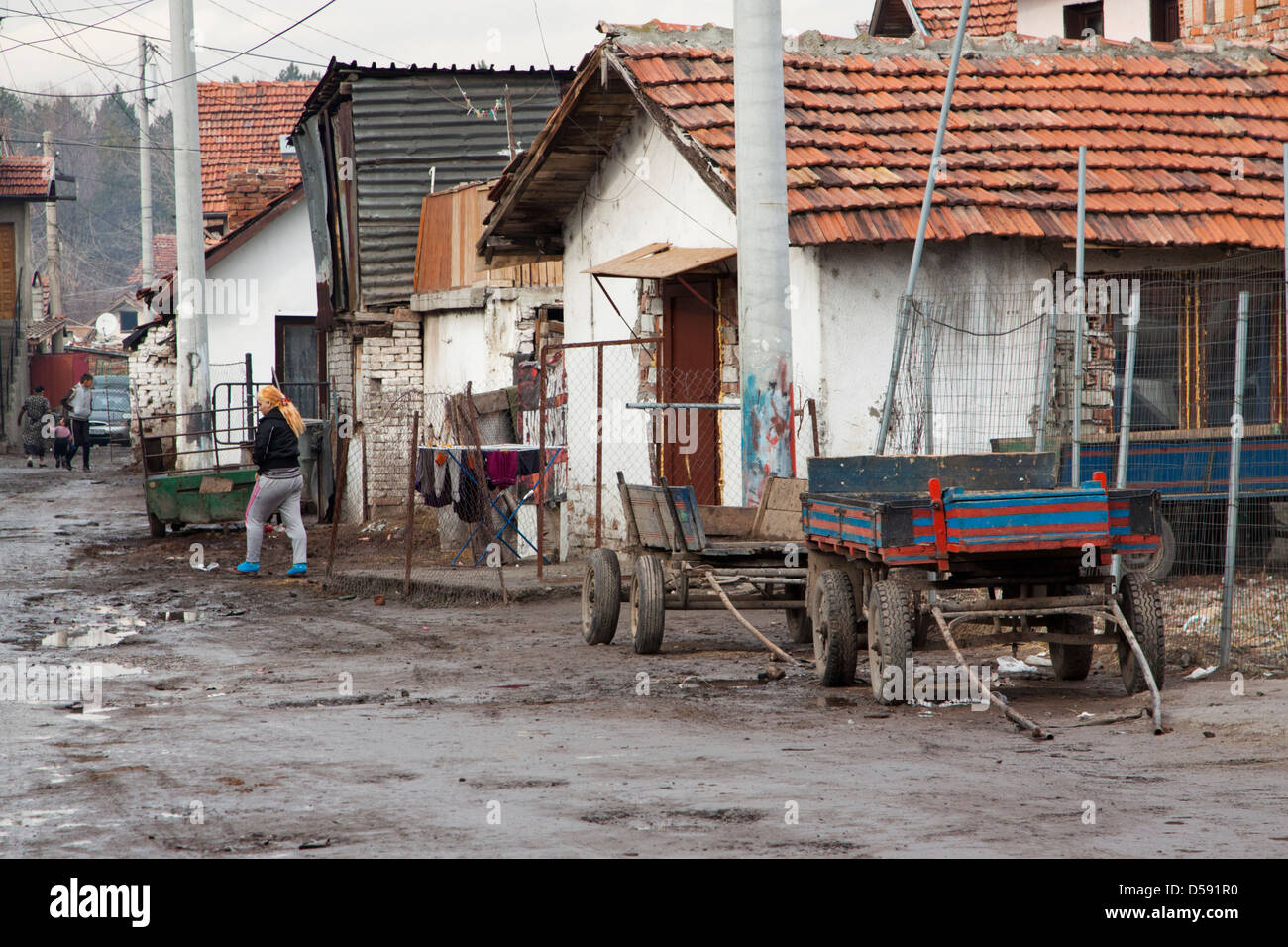 Roma-Ghetto "Fakulteta" in Sofia: Pferd Wagen in einer der ...