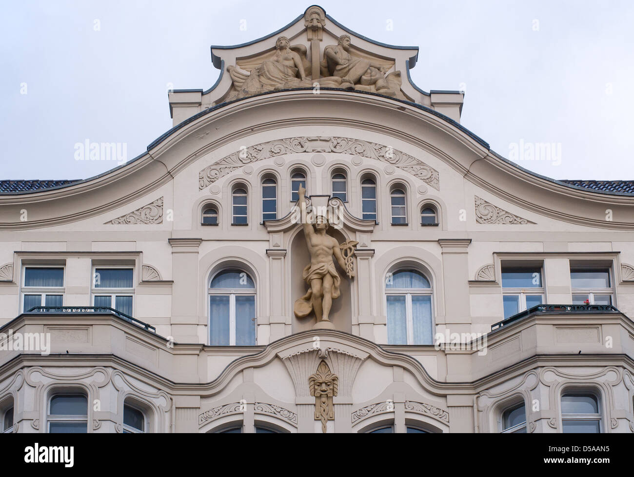 Berlin, Deutschland, Detail der Jugendstil-Fassade in Berlin Wedding ...
