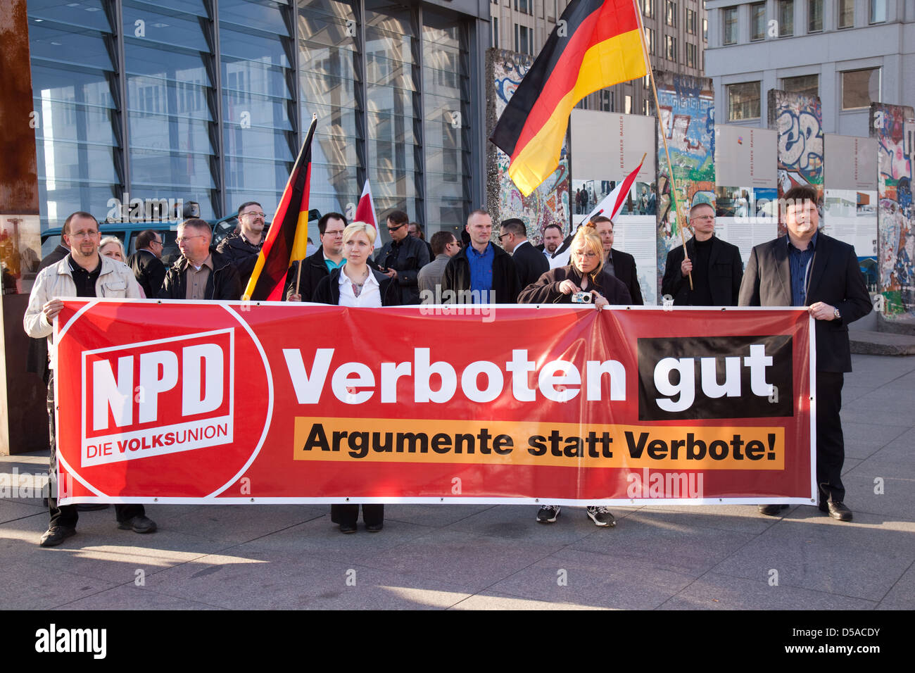 Eine parteimitglieder -Fotos und -Bildmaterial in hoher Auflösung – Alamy
