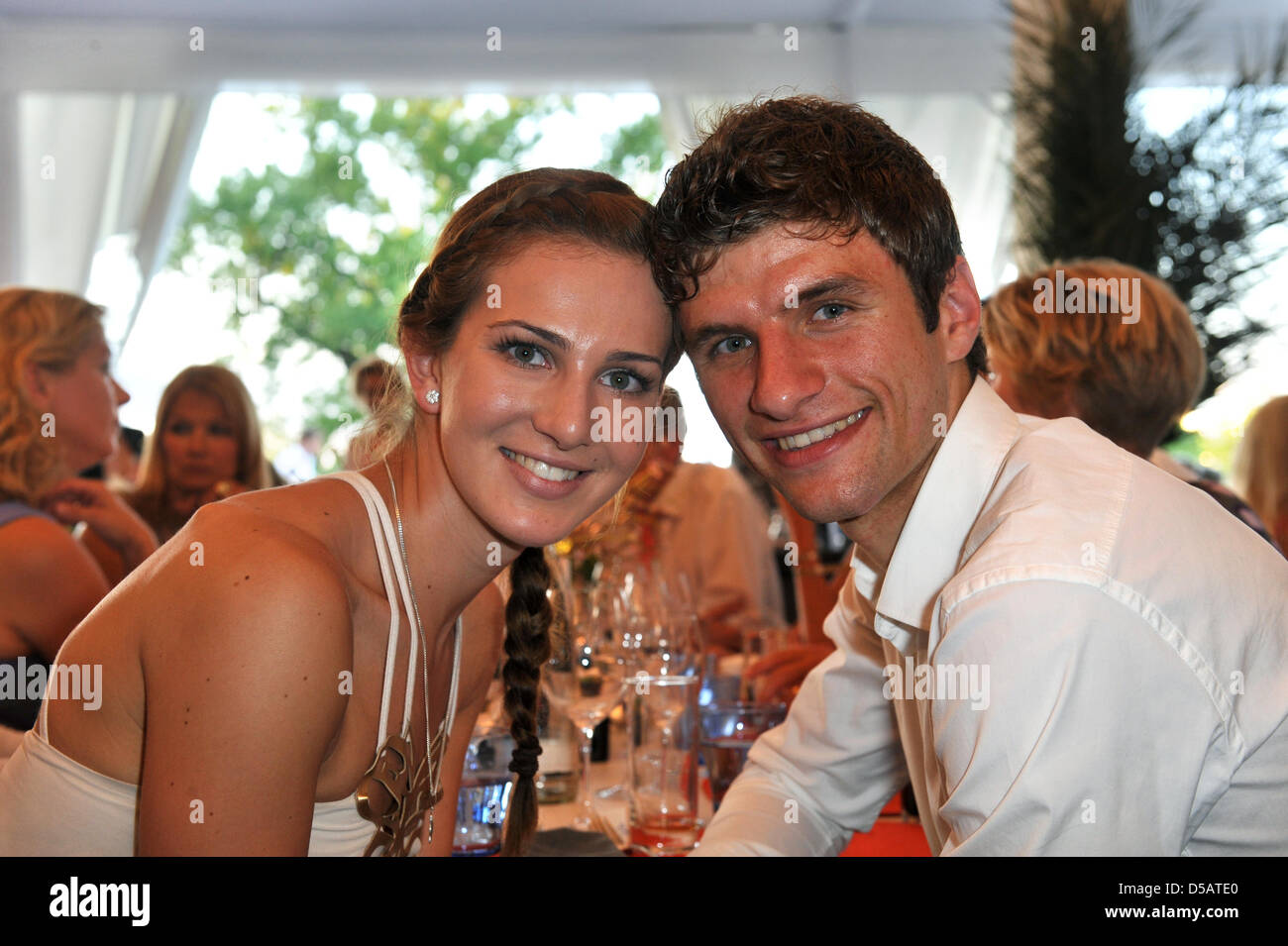 Deutschland internationale Thomas Mueller und seine Frau Lisa besuchen ... Deutschland internationale Thomas Mueller und seine Frau Lisa besuchen ...