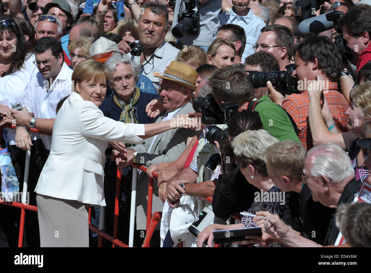 Bayreuther festspiele merkel -Fotos und -Bildmaterial in hoher ...