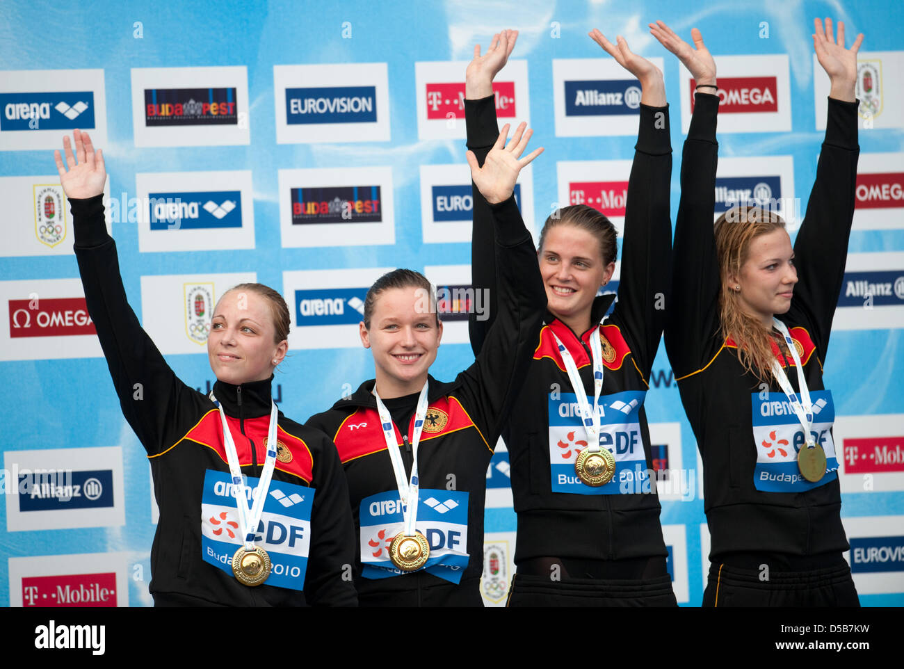 Deutschlands Goldmedaillengewinner (L-R) Daniela Samulski, Silke Lippok ...
