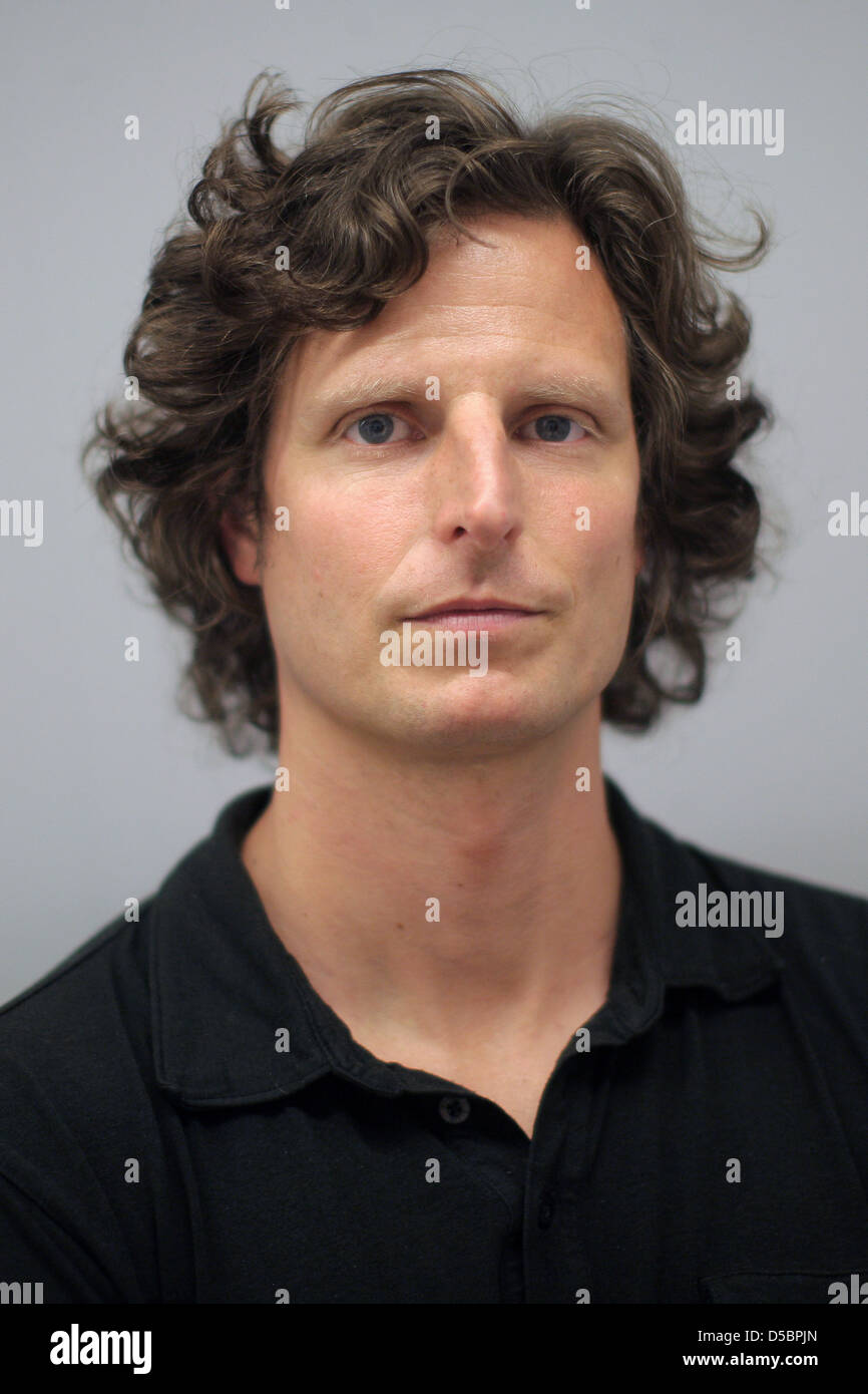 Sportmediziner Perikles Simon stellt bei der Sport-medizinischen ...