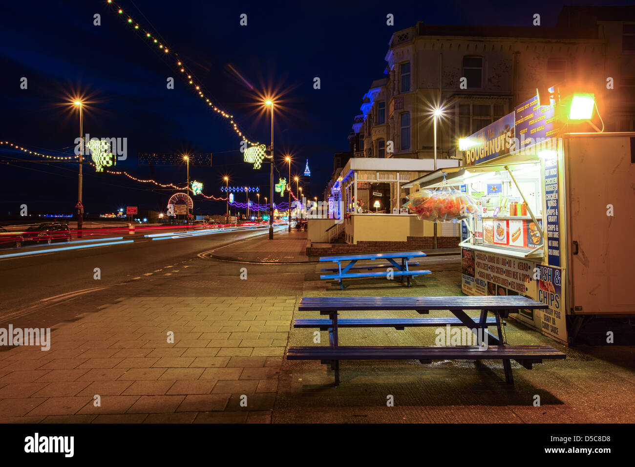 England, Lancashire, Blackpool. Donut-Stall an der Küste von Blackpool ...