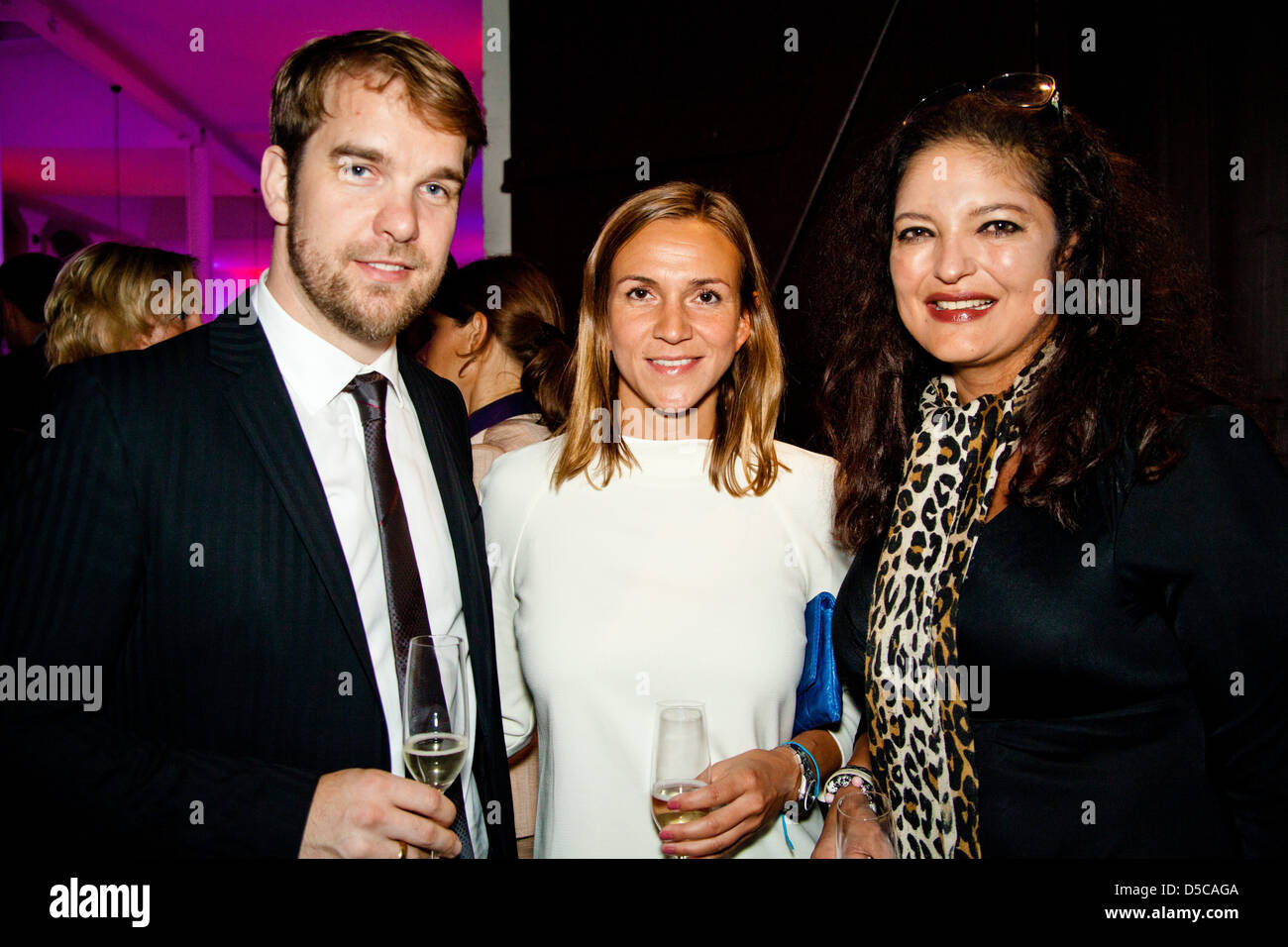 Jung von matt -Fotos und -Bildmaterial in hoher Auflösung – Alamy