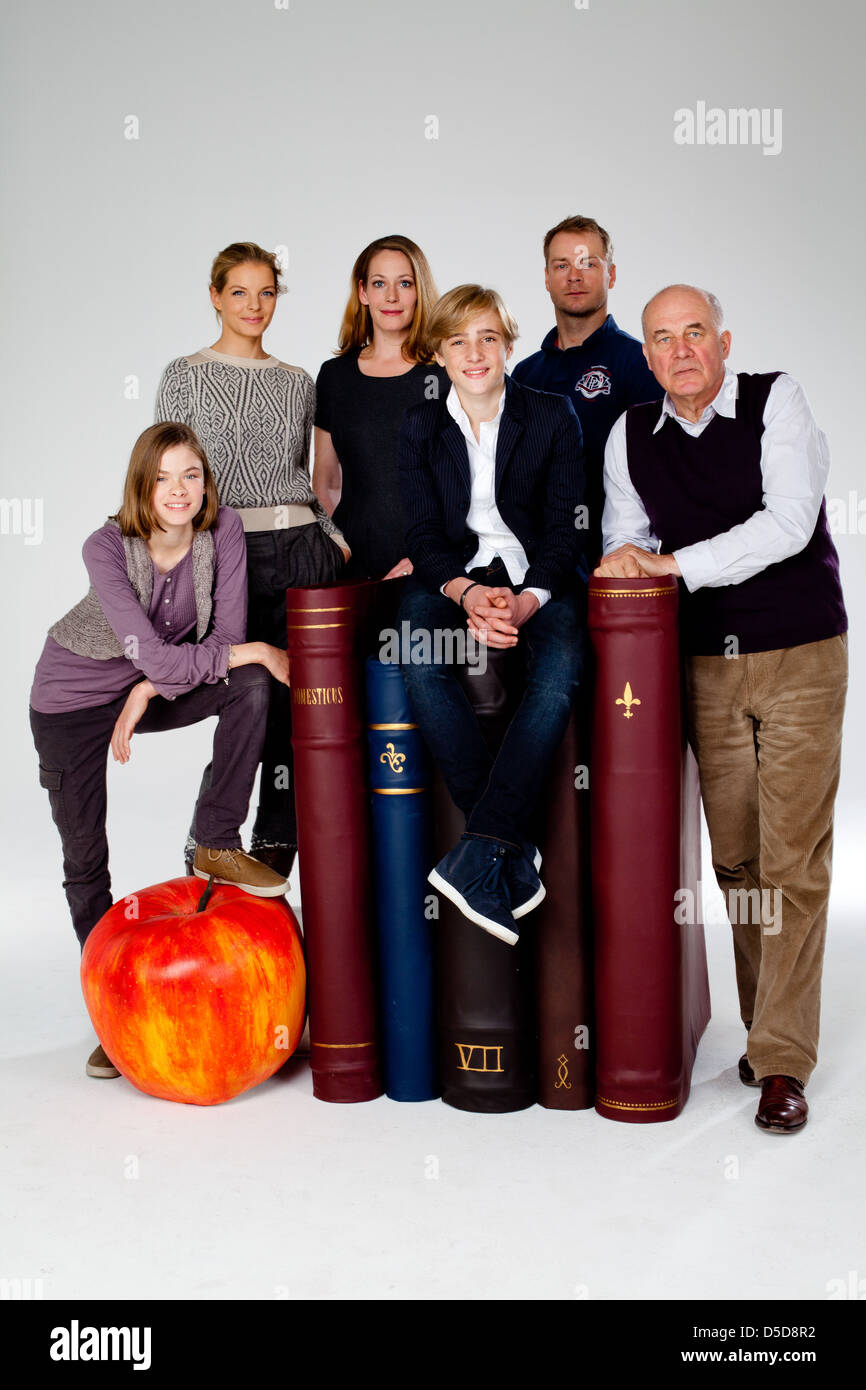 Pauline Renevier, Yvonne Catterfeld, Stephanie Japp, Justus Kammerer ...