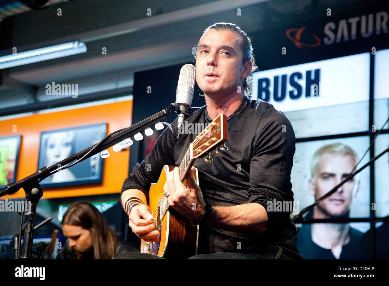Gavin Rossdale der Band Bush die live in einem in-Store-Konzert im ...