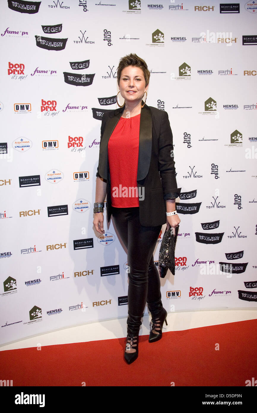Vanessa Blumhagen bei der Eröffnung der Benefiz-Ausstellung Vanessa Blumhagen bei der Eröffnung der Benefiz-Ausstellung
