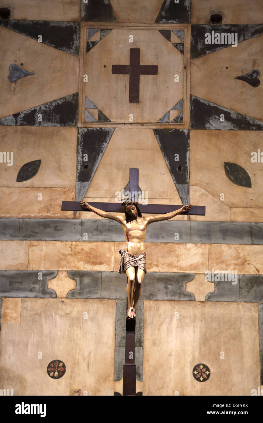 Kreuz auf dem altar -Fotos und -Bildmaterial in hoher Auflösung - Seite 4 - Alamy