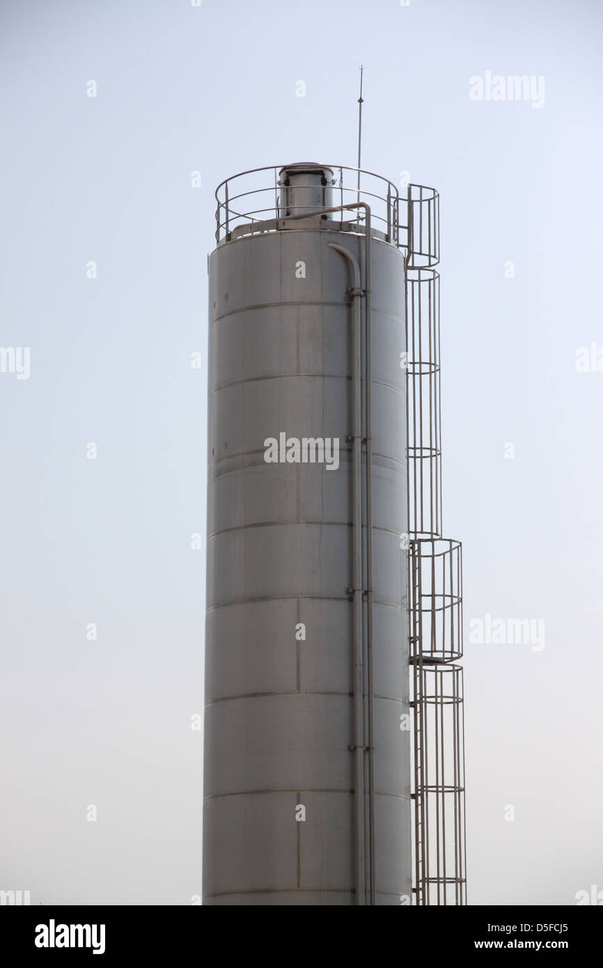 Stainless steel tank -Fotos und -Bildmaterial in hoher Auflösung – Alamy