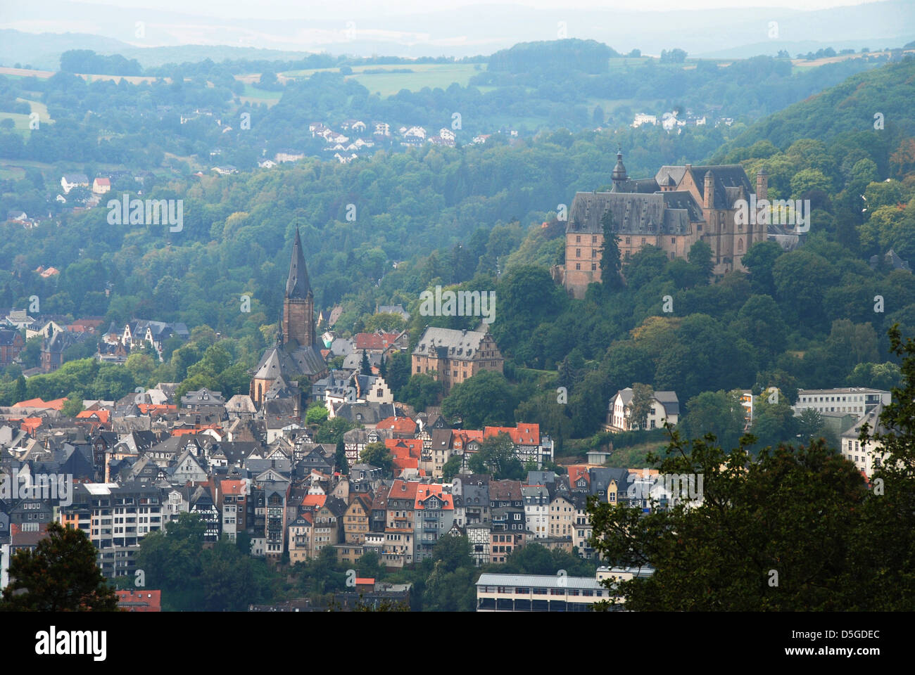 Der Hesse Stadt Marburg, in Deutschland, mit Blick auf die Kirche und ...