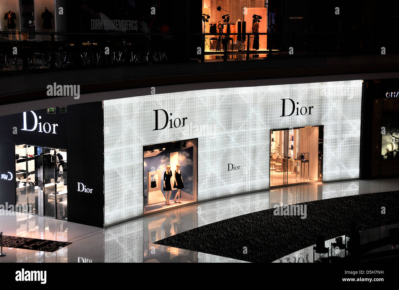 Dubai dior store -Fotos und -Bildmaterial in hoher Auflösung – Alamy