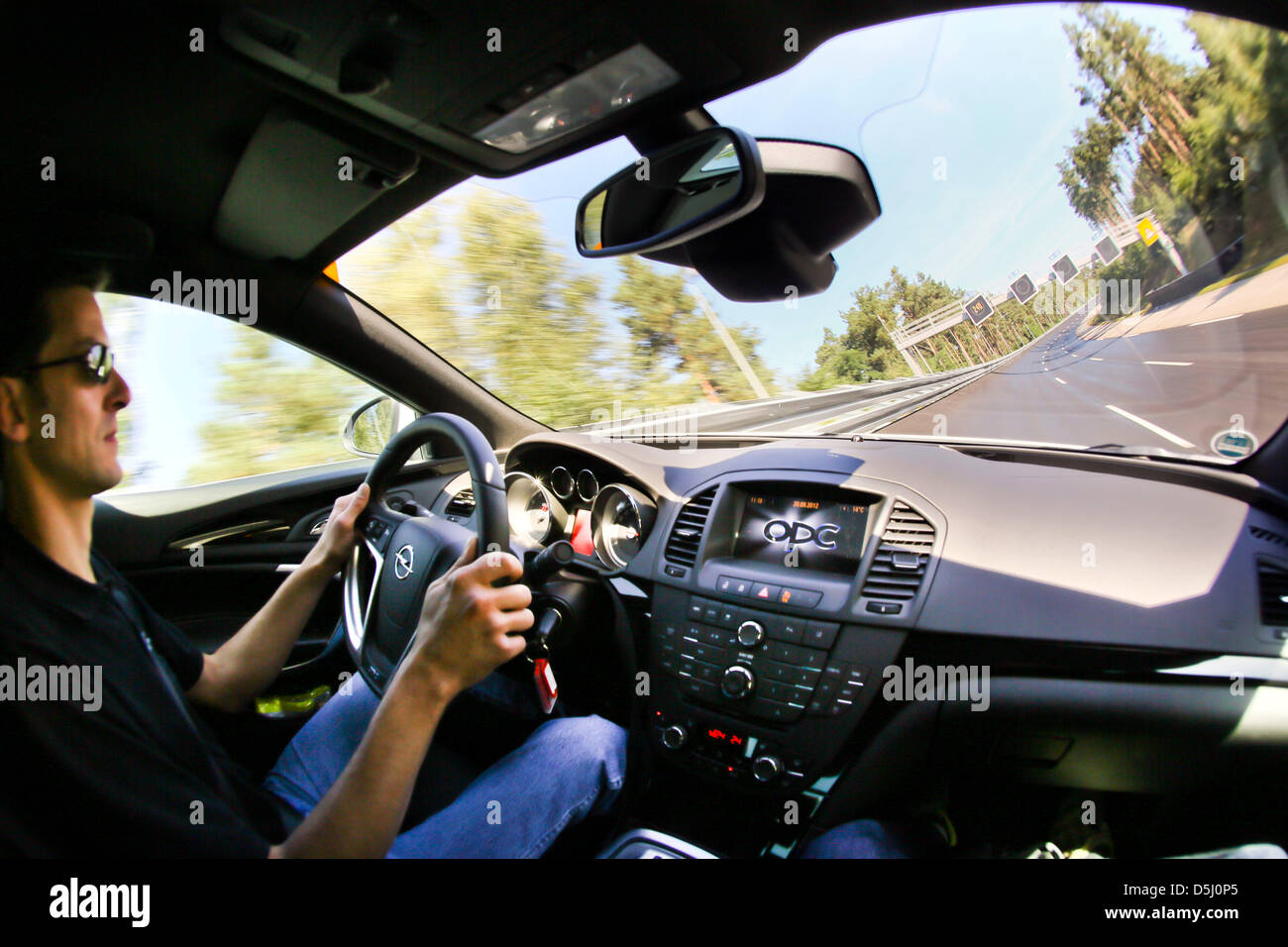 Automotive test track -Fotos und -Bildmaterial in hoher Auflösung – Alamy