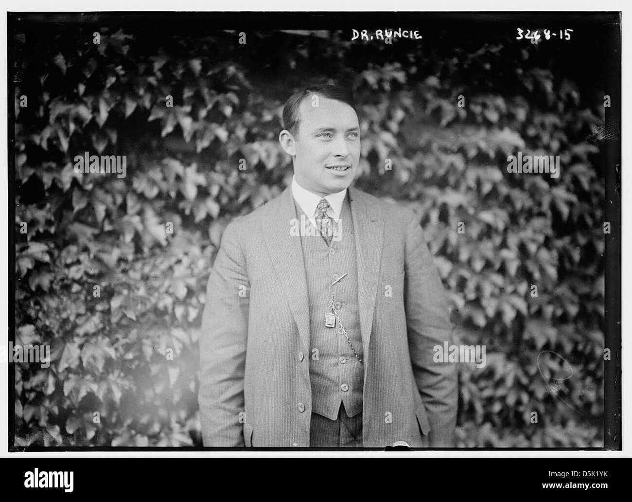 Dieses Foto zeigt Dr. William H. Runcie, eine Schlüsselfigur im Fall ...