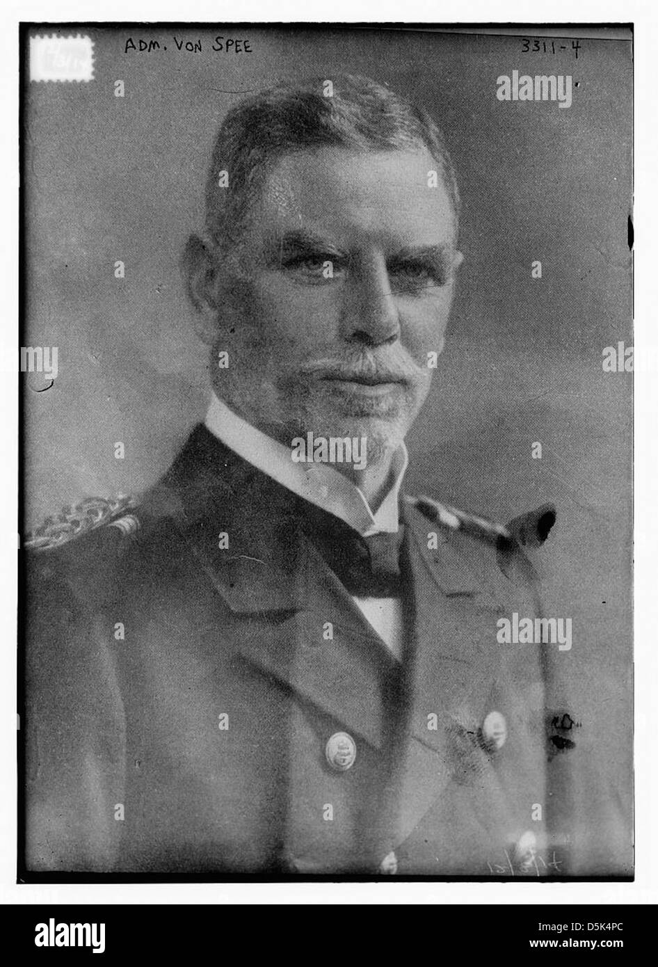 Dieses Porträt zeigt Admiral von Spee, eine bemerkenswerte Figur der ...