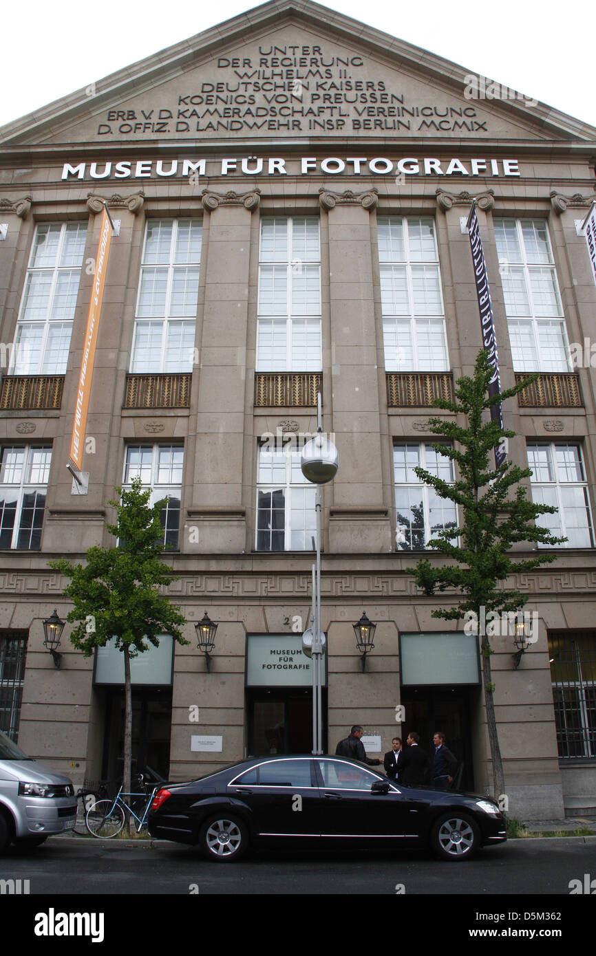 Helmut newton museum -Fotos und -Bildmaterial in hoher Auflösung – Alamy