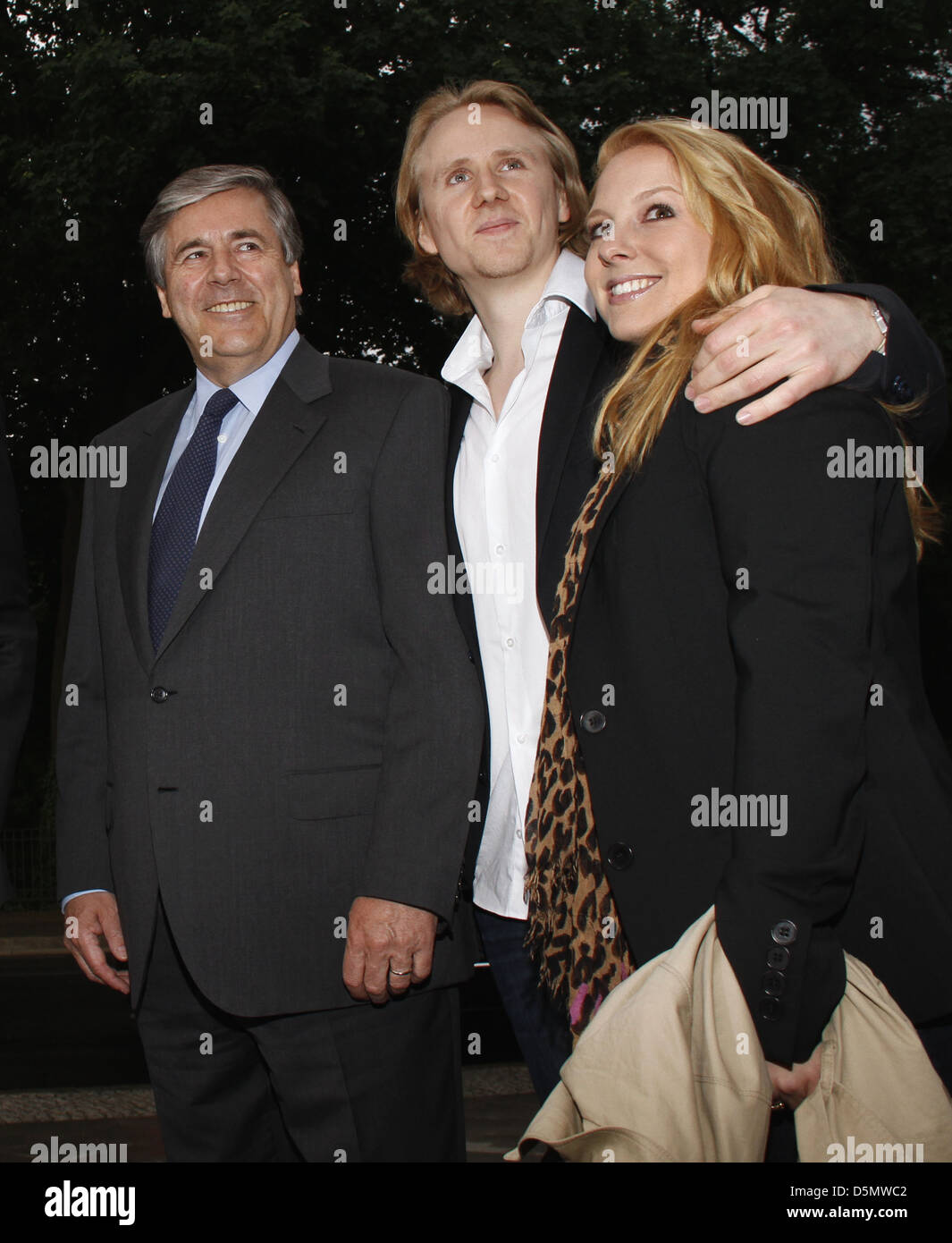 Josef Ackermann, Florian Frerichs, Catherine Ackermann bei der Premiere ...