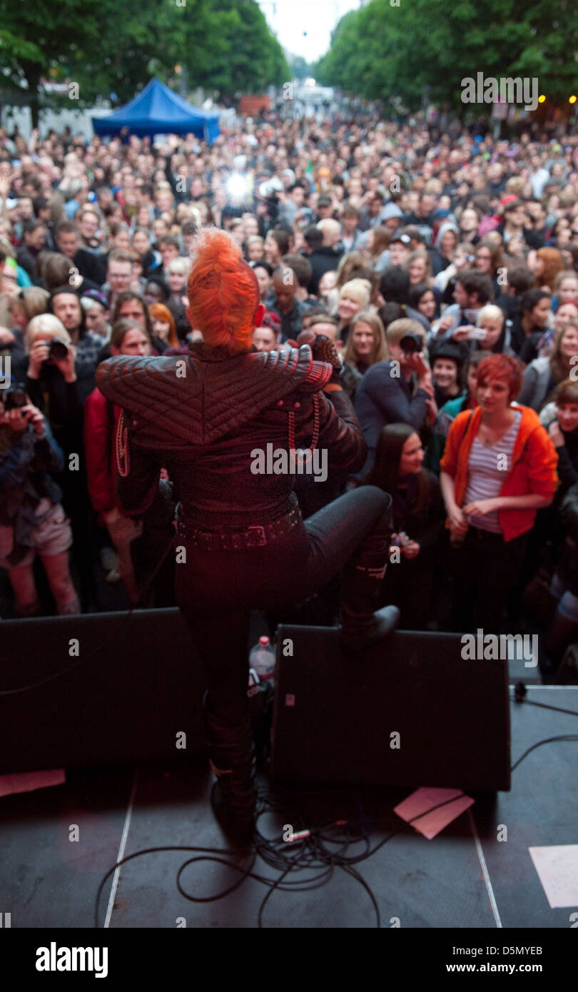 Peaches Singer Stockfotos und -bilder Kaufen - Alamy