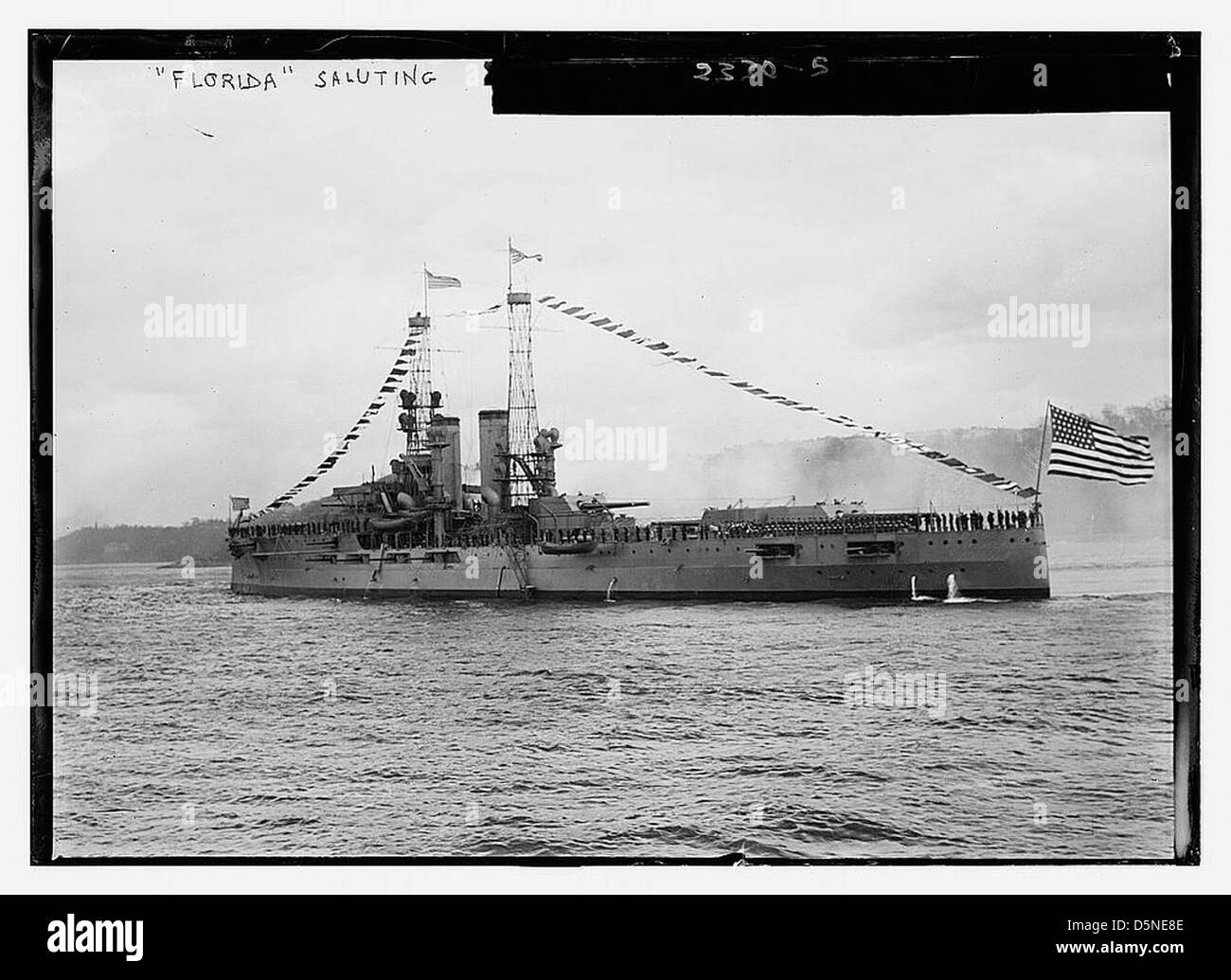Eine Fotografie der USS Florida (BB-30), eines Schlachtschiffs der US ...