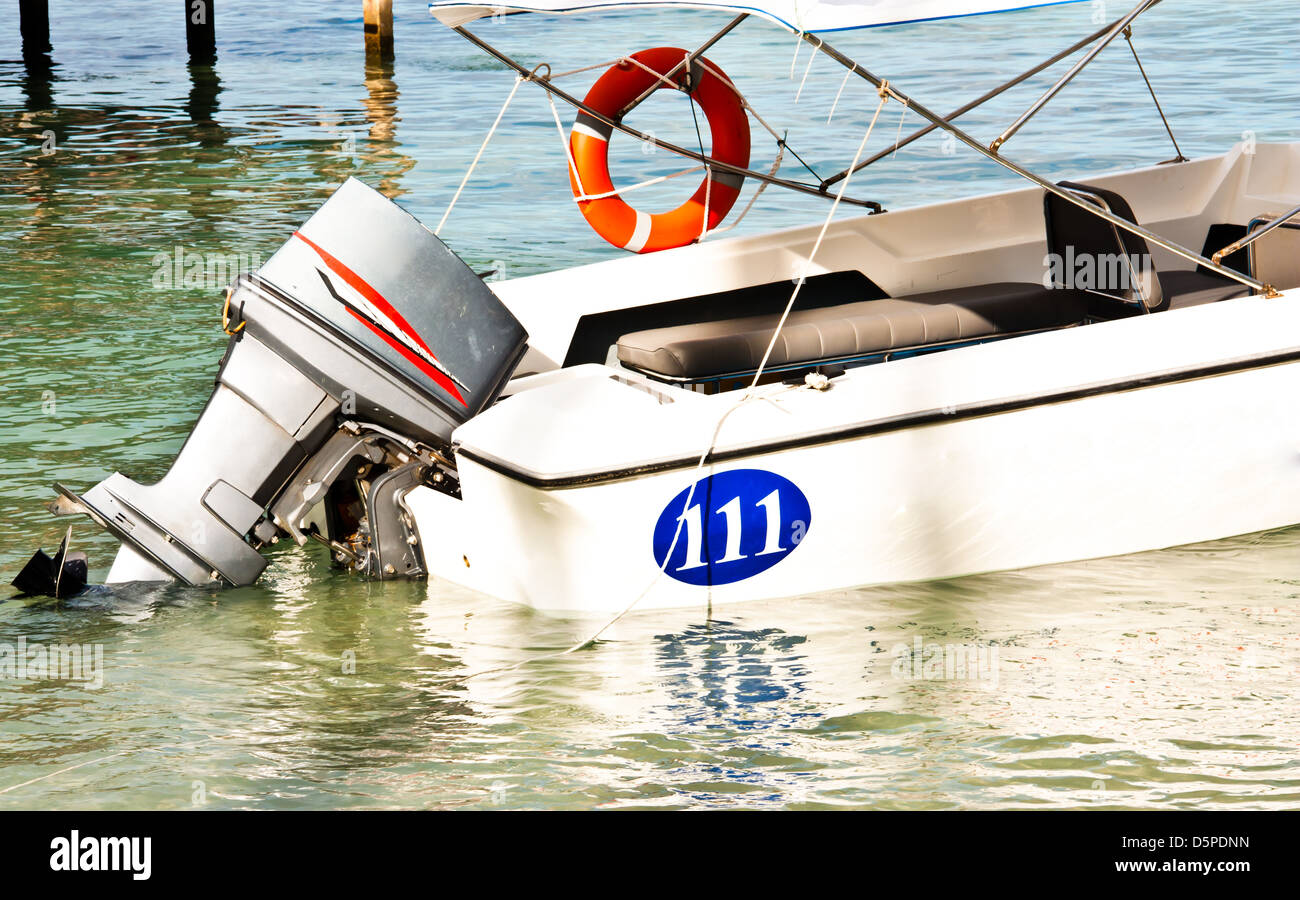 Schnelles Boot im Meer, Luftbild in thailand Stockfotografie - Alamy