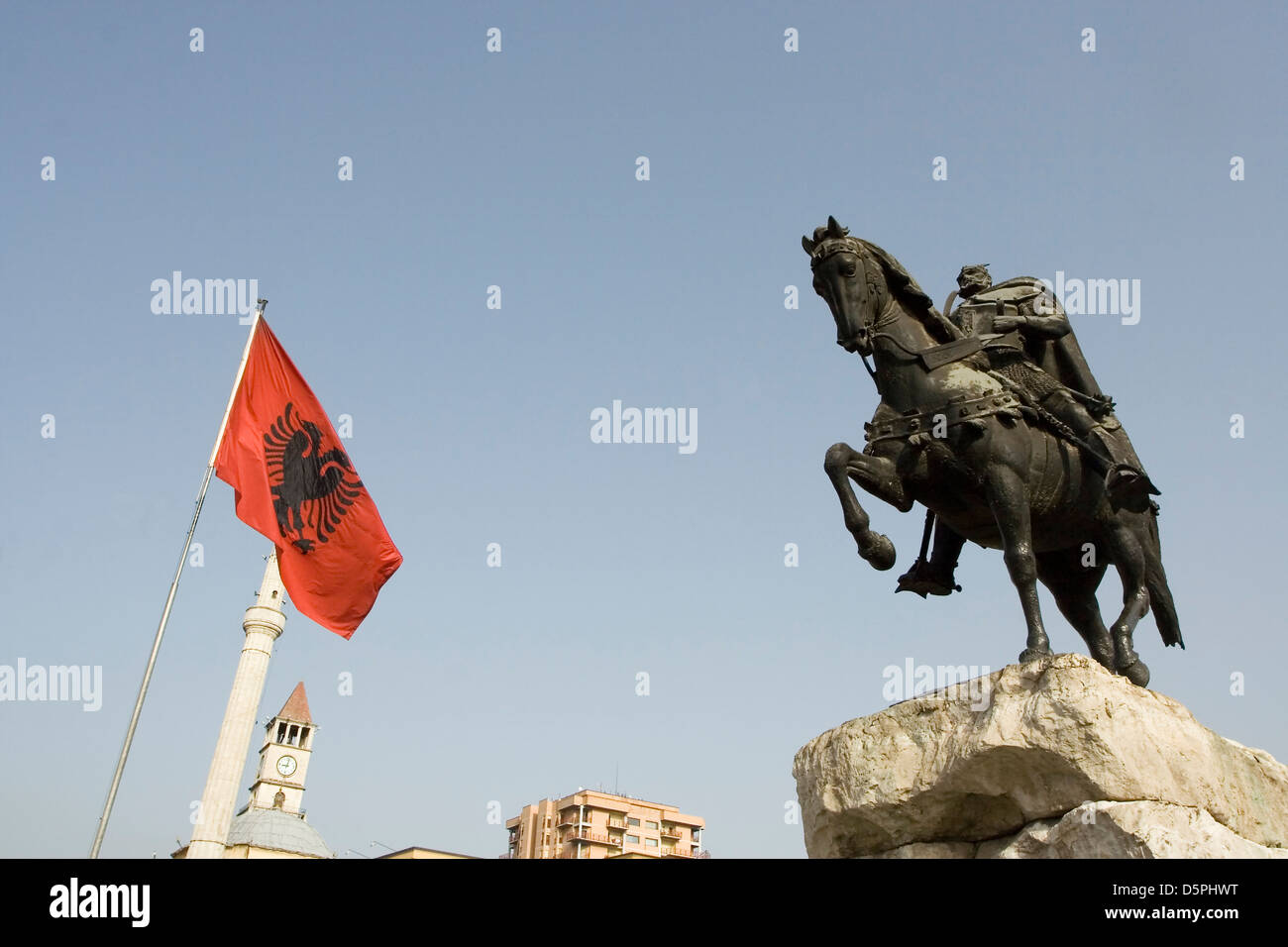 Statue des albanischen Held Skenderbeg (Skënderbeu) in Tirana. Albanien ...