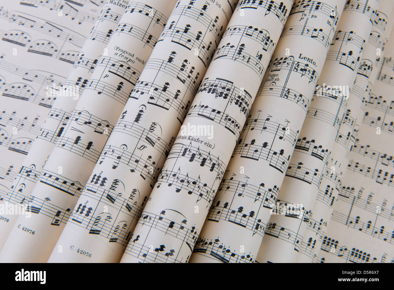 Sheet of music -Fotos und -Bildmaterial in hoher Auflösung – Alamy