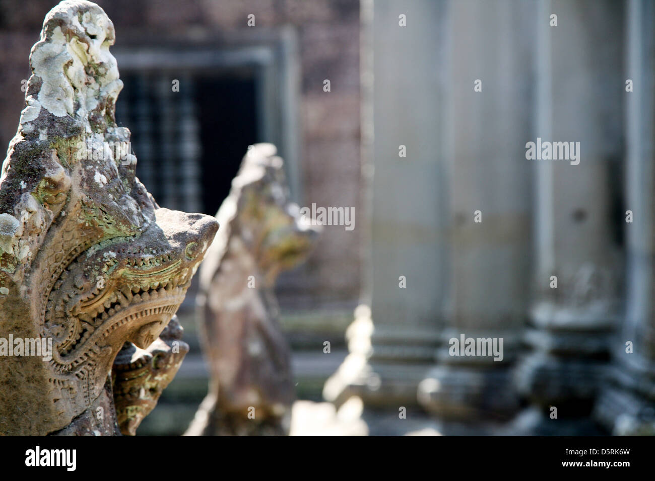 Schlangen gebäude -Fotos und -Bildmaterial in hoher Auflösung – Alamy