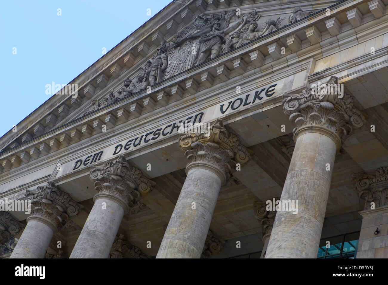 Brennender reichstag -Fotos und -Bildmaterial in hoher Auflösung – Alamy