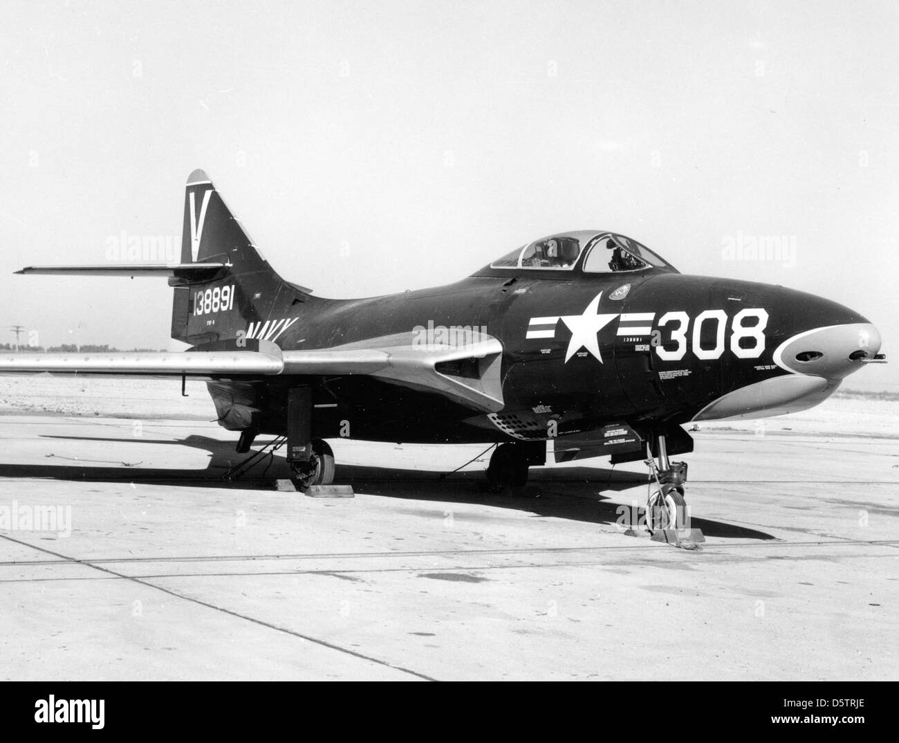 Grumman f9f cougar -Fotos und -Bildmaterial in hoher Auflösung – Alamy
