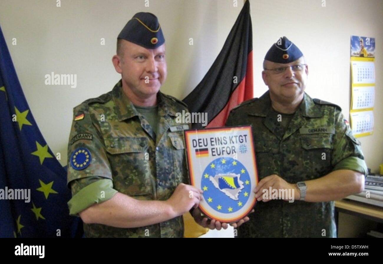Oberstleutnant Markus Demann (r), der Letzter deutschen ...