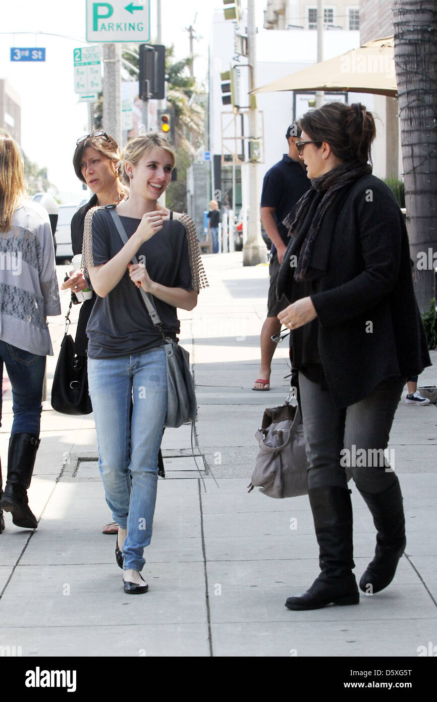Kelly Cunningham Emma Roberts