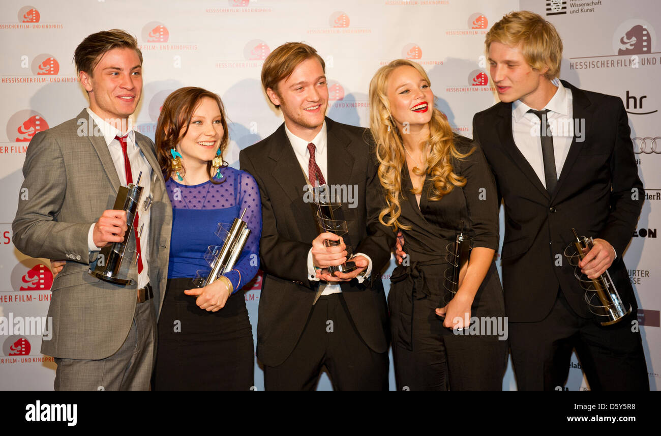 Schauspieler Jannik Schümann (L-R), Isabel Bongart, Vincent Rodetzki, Sonja Gerhardt und Anton ...
