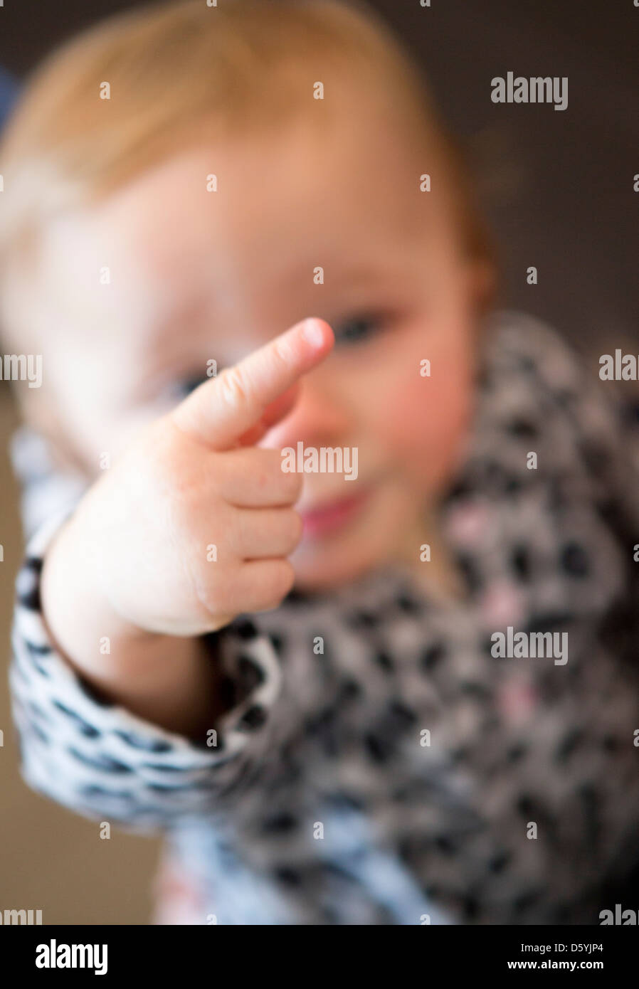 Mädchen Zeigefinger Stockfotos und -bilder Kaufen - Alamy