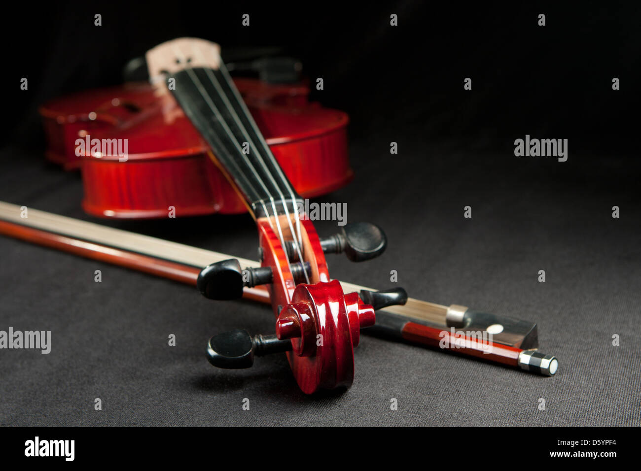 Viola und der bogen -Fotos und -Bildmaterial in hoher Auflösung – Alamy