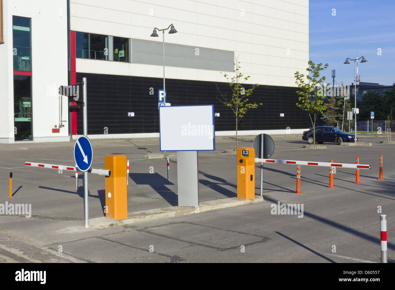 Barrieren parkeinfahrt -Fotos und -Bildmaterial in hoher Auflösung – Alamy